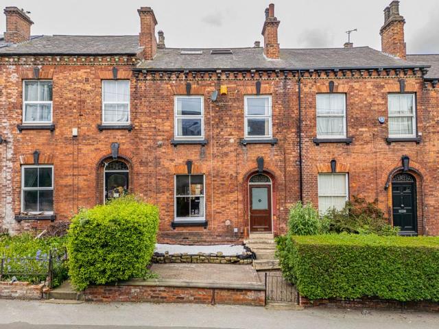 4 bedroom terraced house for sale