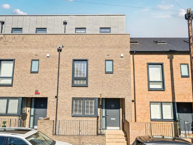 4 bedroom terraced house for sale