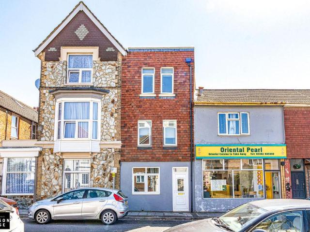 4 bedroom terraced house for sale