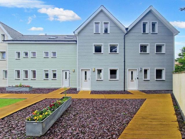 4 bedroom terraced house for sale