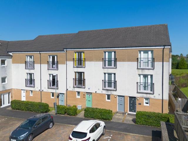 4 bedroom terraced house for sale
