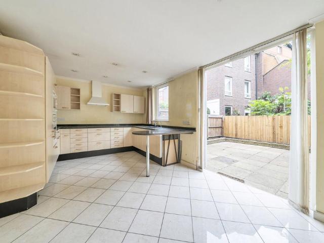 4 bedroom terraced house for sale