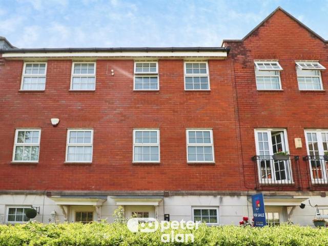 4 bedroom terraced house for sale