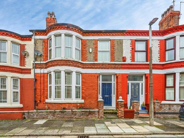 4 bedroom terraced house for sale