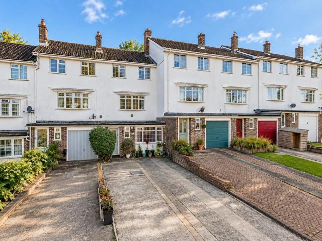 4 bedroom terraced house for sale