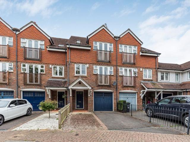 4 bedroom terraced house for sale