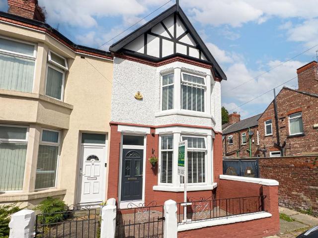 4 bedroom terraced house for sale
