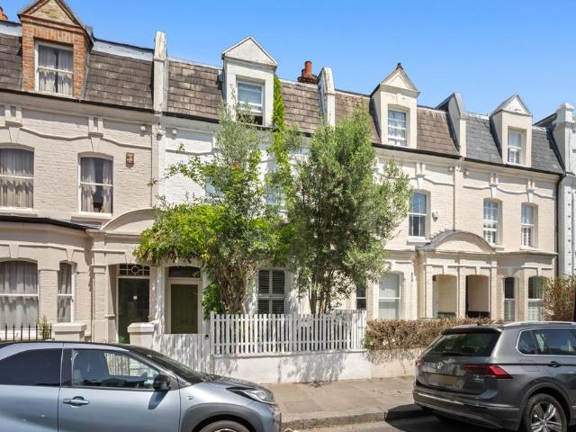 4 bedroom terraced house for sale
