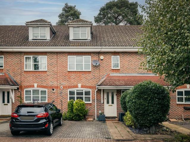 4 bedroom terraced house for sale