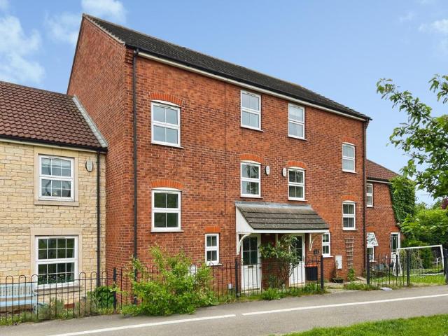 4 bedroom terraced house for sale