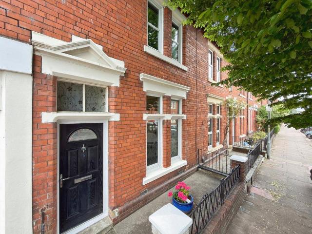 4 bedroom terraced house for sale