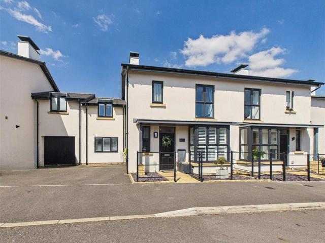 4 bedroom terraced house for sale