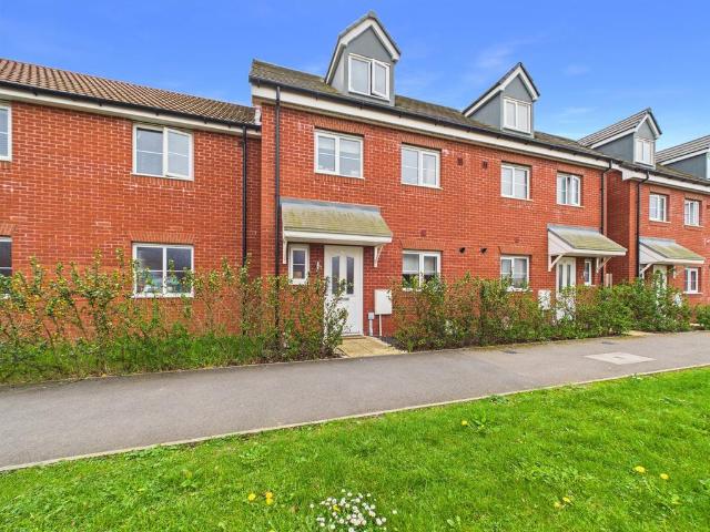 4 bedroom terraced house for sale