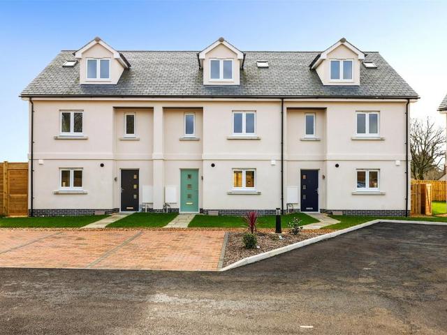 4 bedroom terraced house for sale