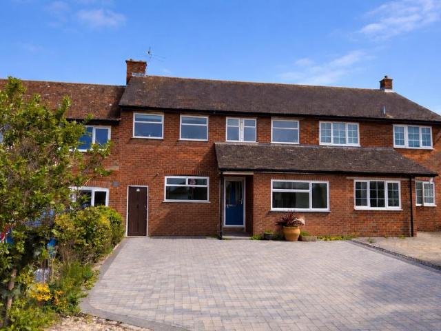 4 bedroom terraced house for sale