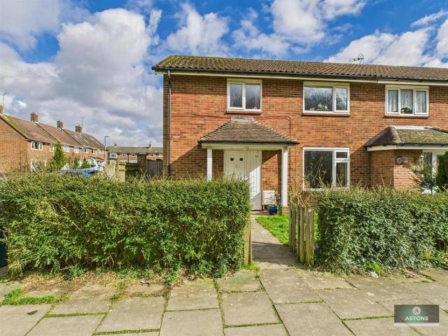 4 bedroom end of terrace house for sale