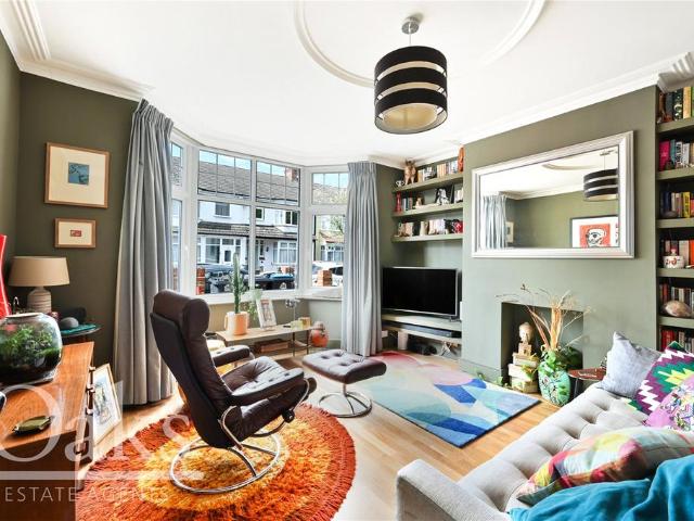 4 bedroom terraced house for sale