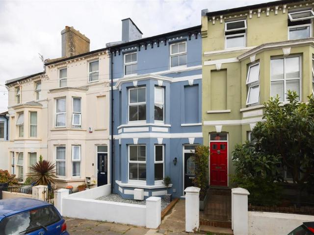 4 bedroom terraced house for sale