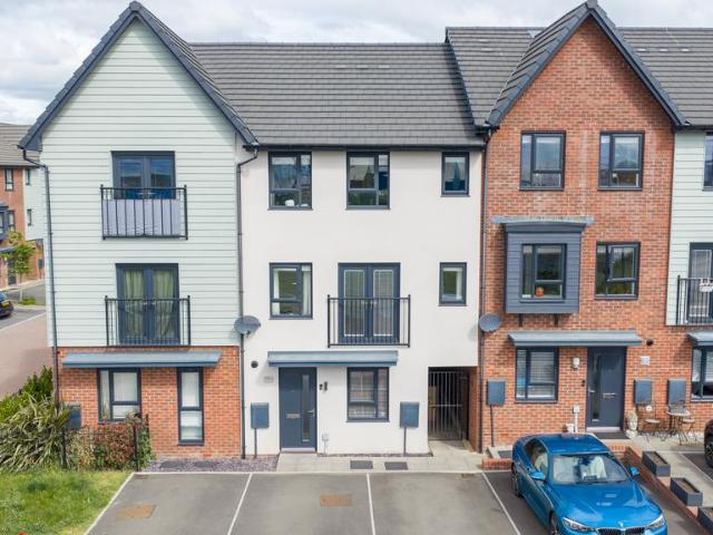 4 bedroom terraced house for sale