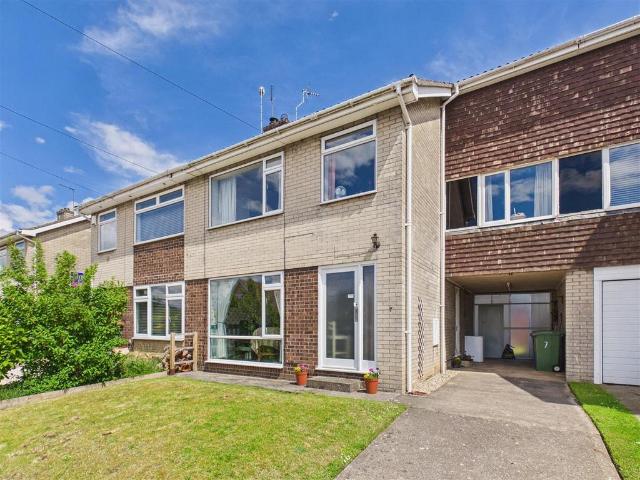 4 bedroom terraced house for sale