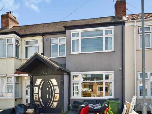 4 bedroom terraced house for sale