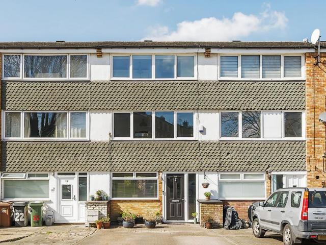 4 bedroom terraced house for sale