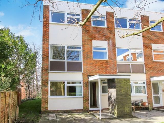 4 bedroom terraced house for sale
