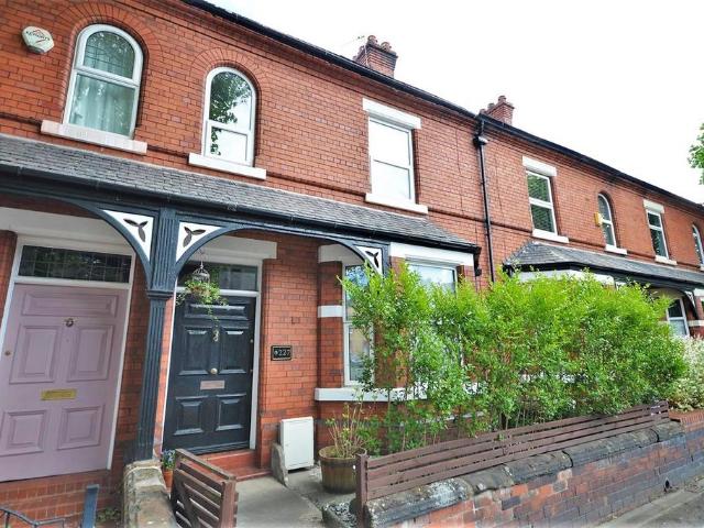 4 bedroom terraced house for sale