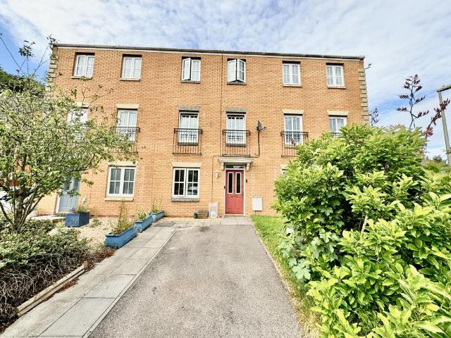 4 bedroom terraced house for sale