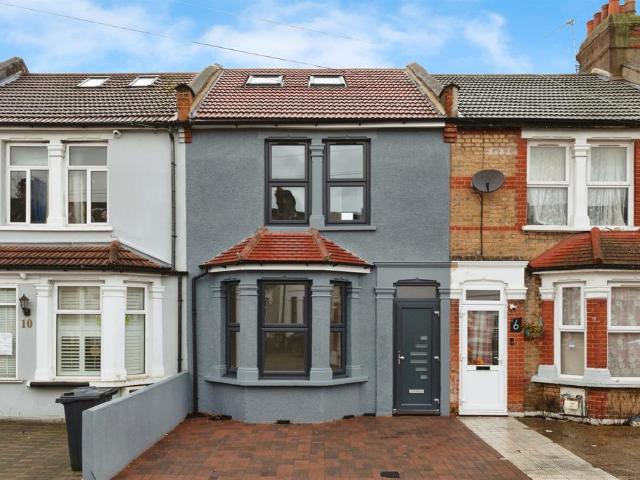 4 bedroom terraced house for sale