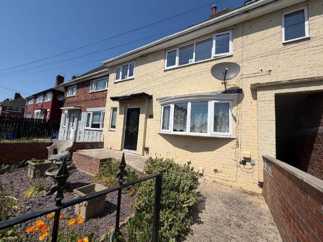 4 bedroom terraced house for sale