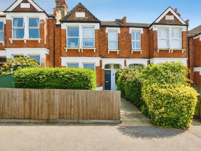 4 bedroom maisonette for sale