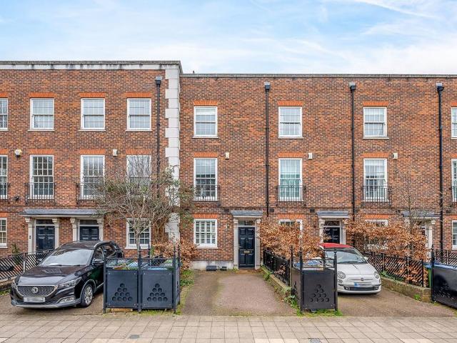 4 bedroom terraced house for sale