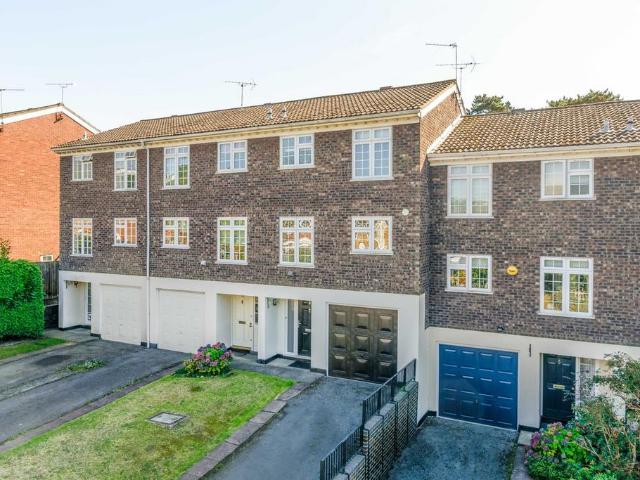 4 bedroom terraced house for sale