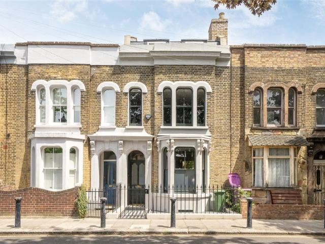 4 bedroom terraced house for sale