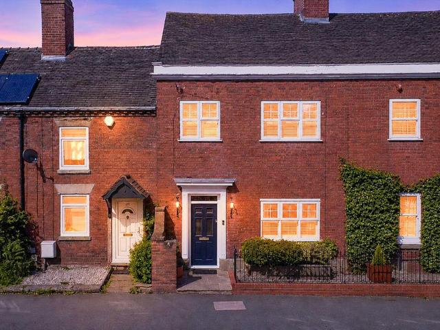 4 bedroom terraced house for sale