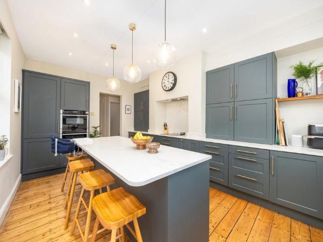 4 bedroom terraced house for sale
