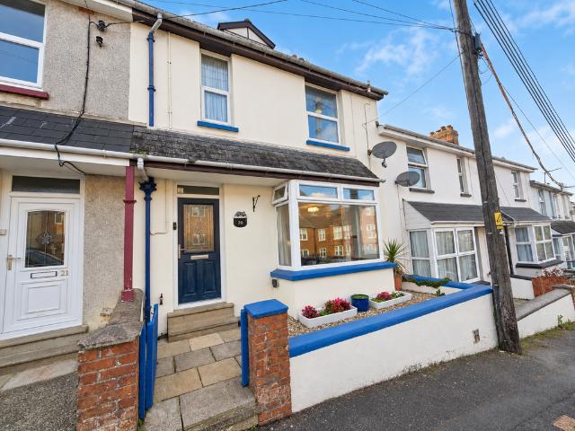 4 bedroom terraced house for sale