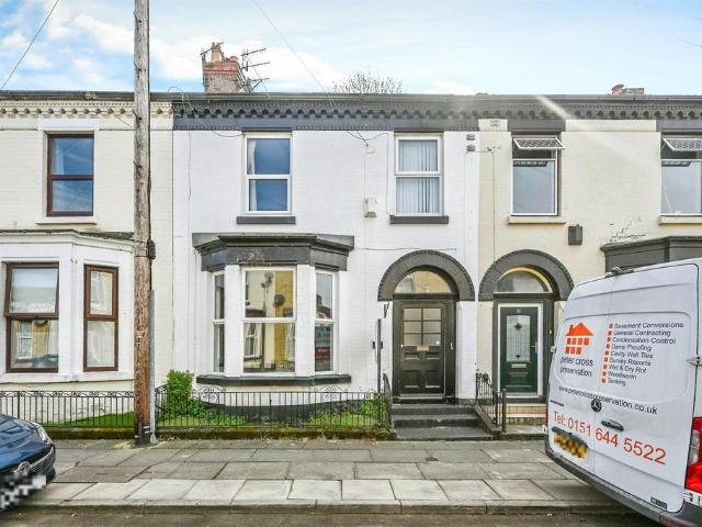 4 bedroom terraced house for sale