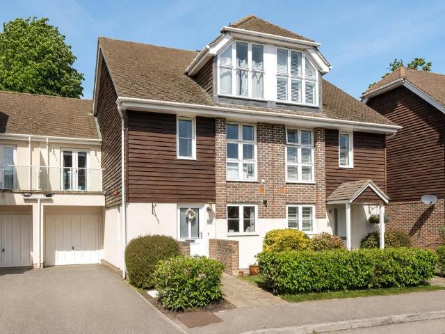 4 bedroom terraced house for sale