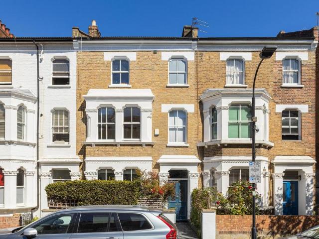 4 bedroom terraced house for sale