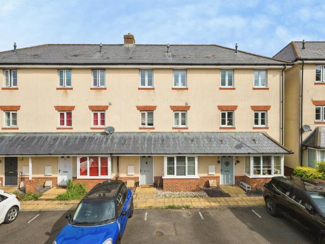 4 bedroom terraced house for sale