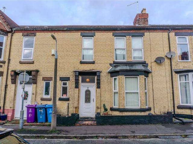 4 bedroom terraced house for sale