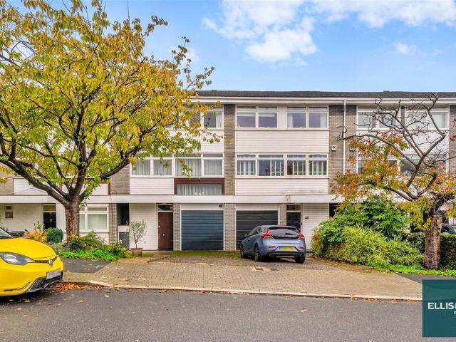 4 bedroom terraced house for sale