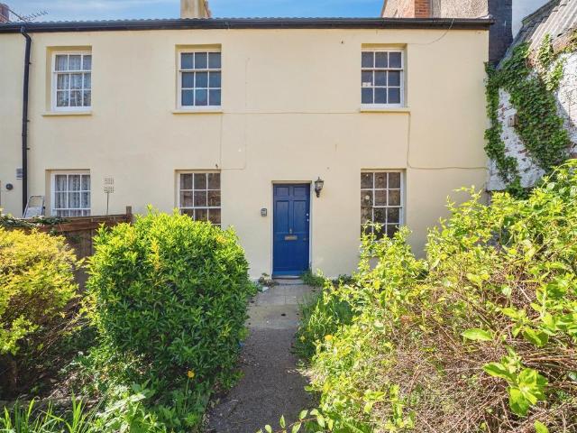 4 bedroom terraced house for sale
