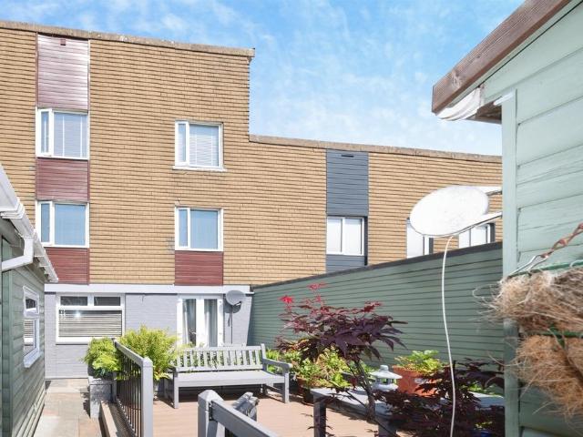 4 bedroom terraced house for sale