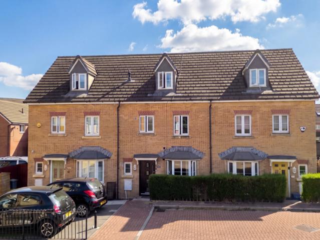 4 bedroom terraced house for sale