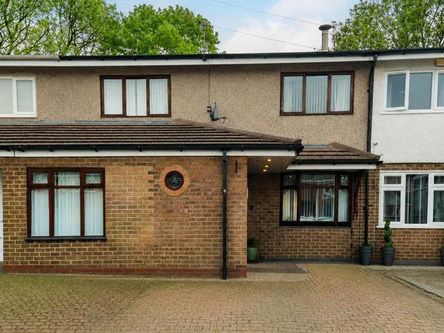 4 bedroom terraced house for sale