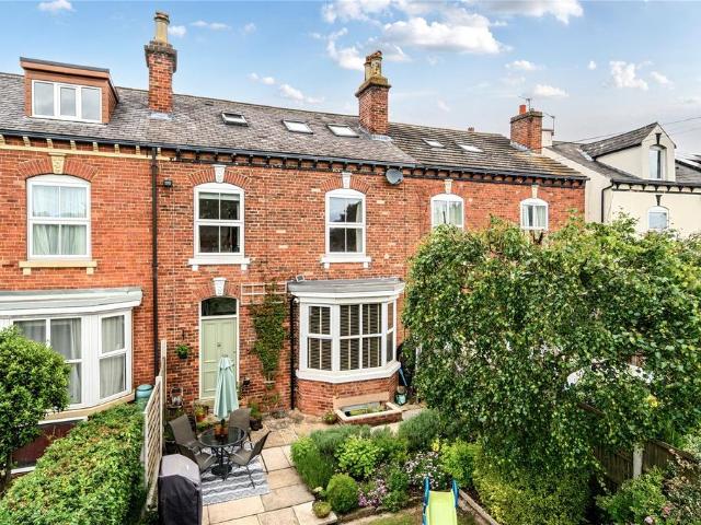4 bedroom terraced house for sale