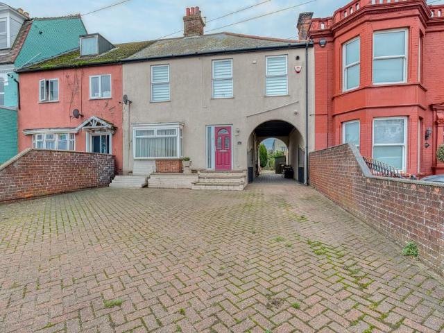 4 bedroom terraced house for sale